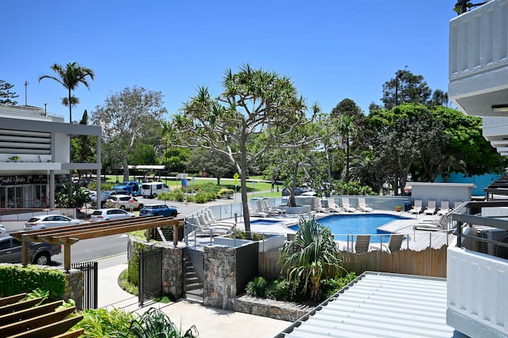 Sun, Surf, And Sand At Parkyn! - Mooloolaba