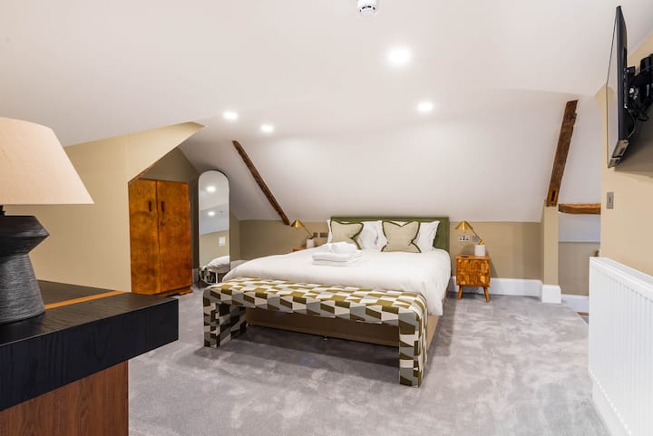 Old Abbey House - Skyward Penthouse Suite - Didcot