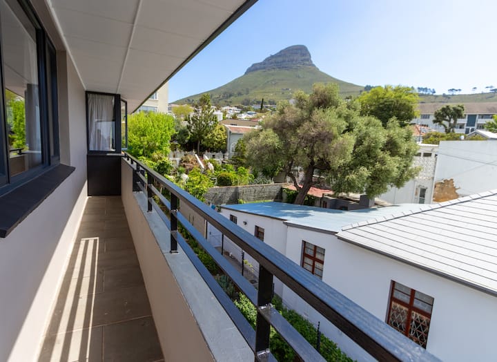 Signal Views 1 - Camps Bay