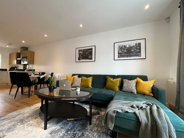 Luxury & Modern Home | London Bridge Links | Shops - ウーリッジ