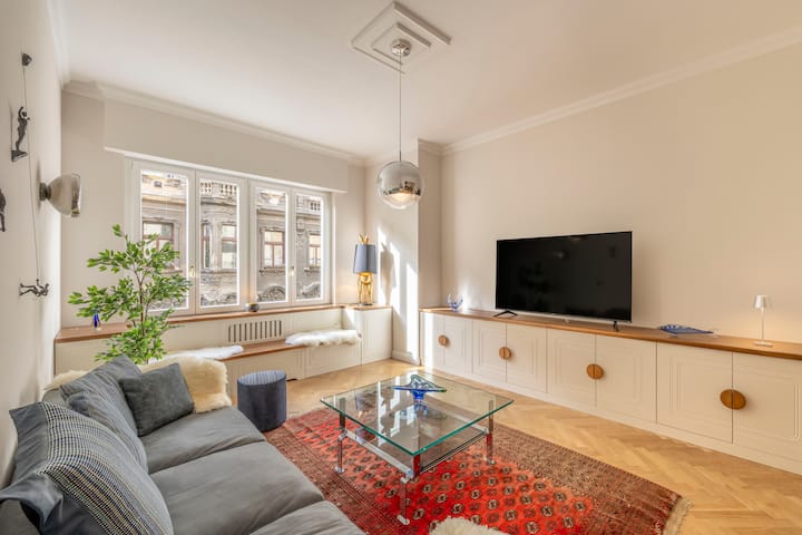 Cozy & Sunlit Central Retreat - Feels Like Home! - Budapest