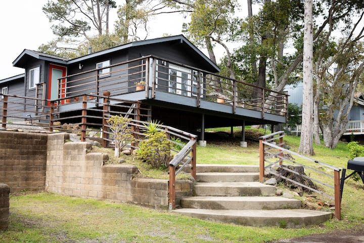 Cozy Cambria Retreat - Cambria, CA