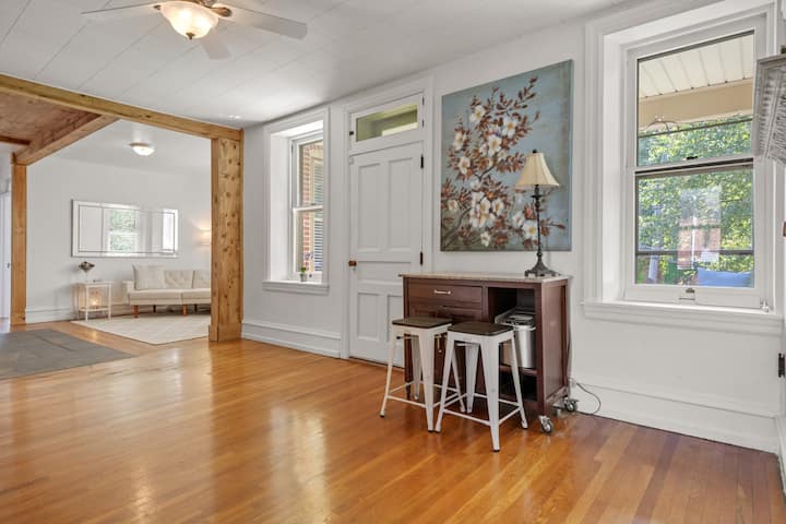 Leizure Home Loft - Lancaster, PA