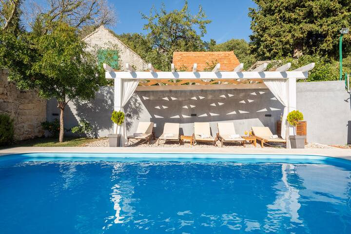 Holiday Home Mamita - Heated Pool - Brela