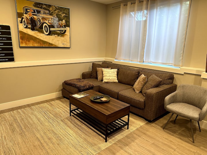 Sellwood Apt - Quiet & Walkable! - Gladstone, OR
