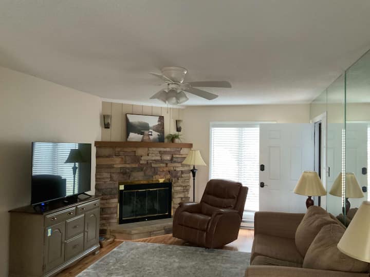 Creekside Comfort-first Floor Condo - Blowing Rock, NC