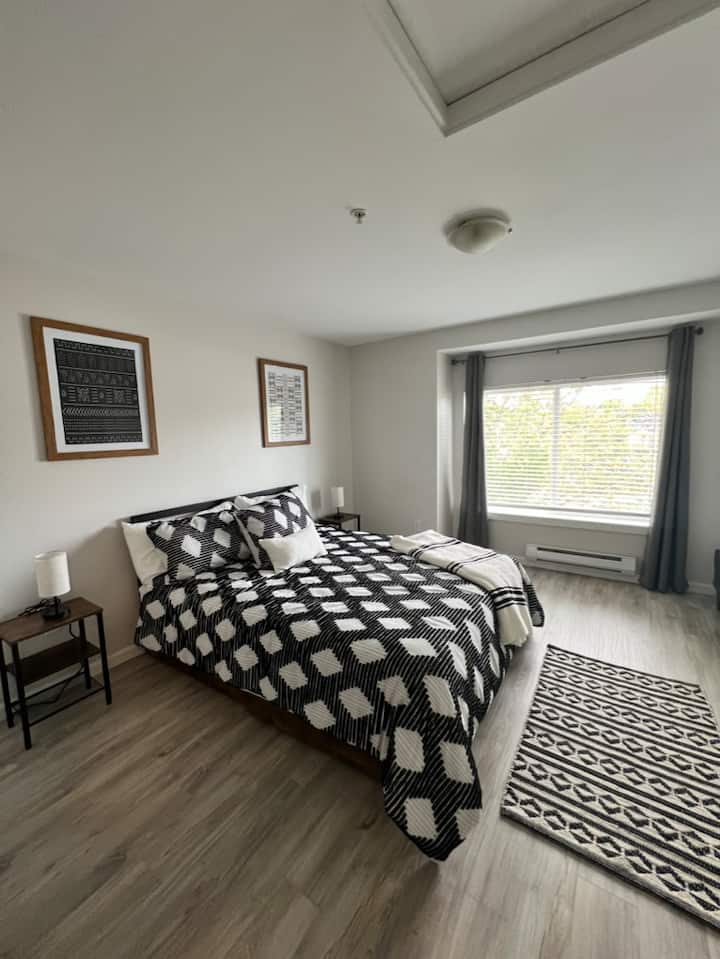 Modern Townhouse In Seward Park - Burien, WA