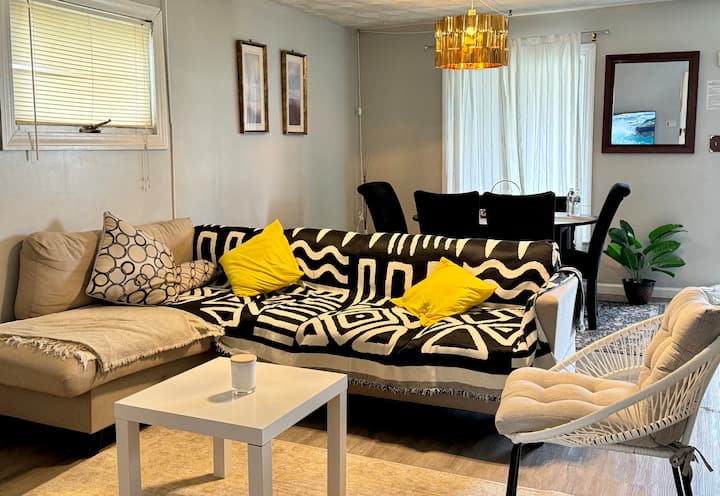 Cozy Home 5 Mins Away Closed To Niagara Falls - Niagara Falls, NY