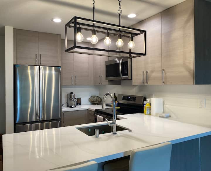 Gorgeous New And Cozy Unit. - Belmont, CA