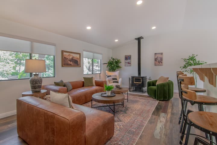 Bear Lake Retreat: Hot Tub, Fire Pit, Bbq & Games! - Big Bear Lake, CA