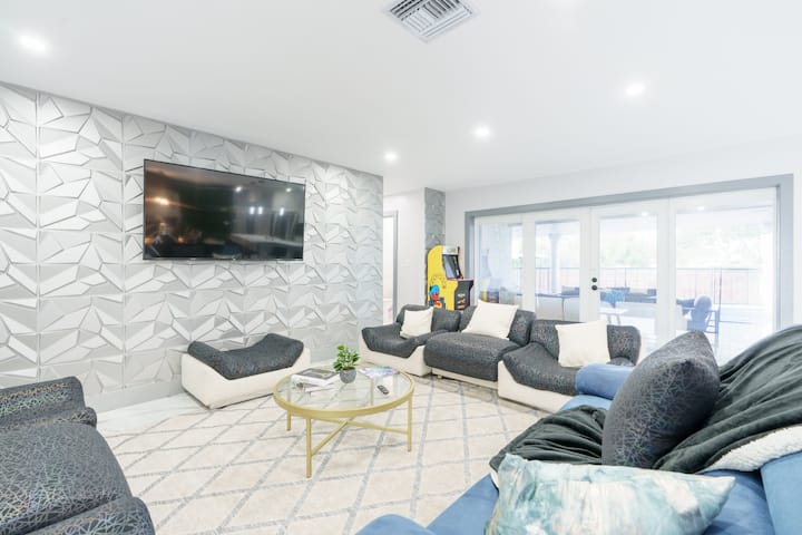 Brand New 5 Bedrm/5 Bths- Pool Hm. Fll/mia - Miramar, FL