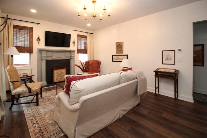 The Greene Cottage - Near Coliseum And Downtown - Greensboro, NC