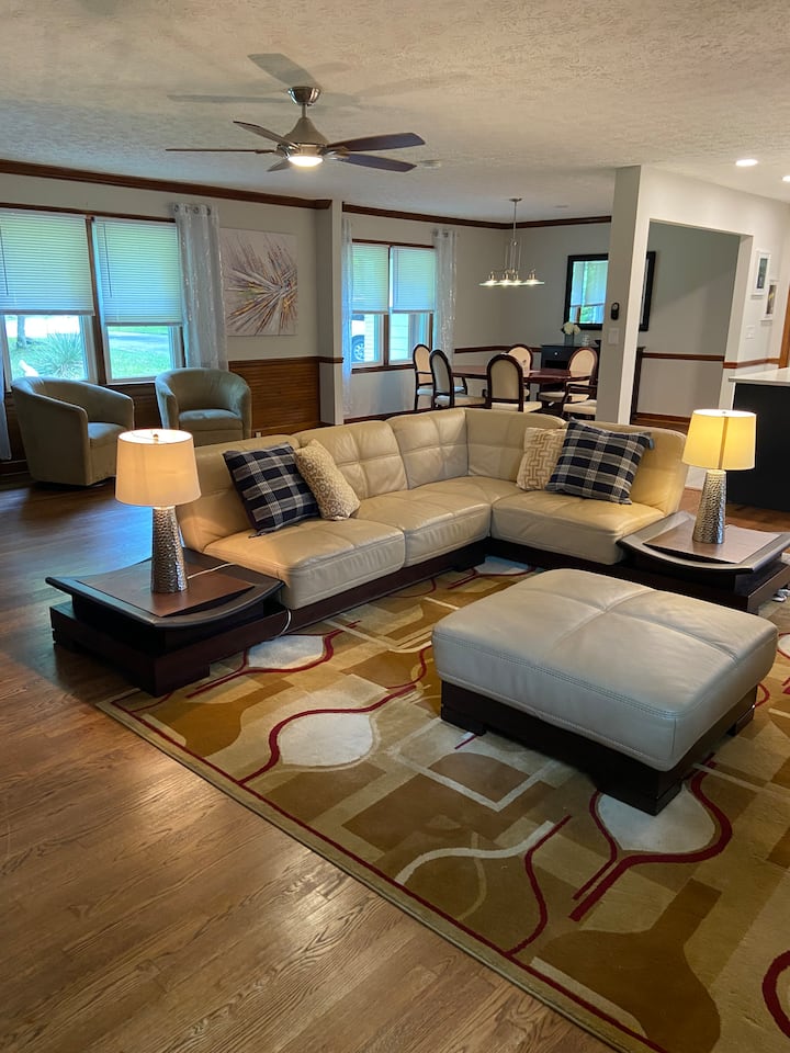 Very Private Home In East Cobb - Marietta, GA