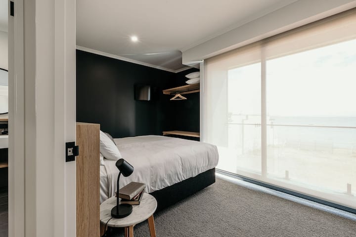 2 Bedroom Ocean-view Apartment - Port Lincoln