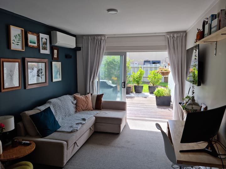 Homely Coastal Apartment - Mount Maunganui