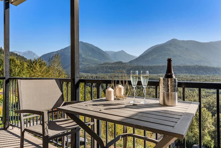 180° Ridge Top Panorama - Fast Wifi | Pet-friendly - Cultus Lake