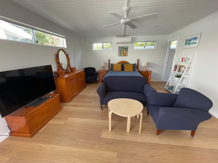 Watermans Bay Studio - Pool & 100m Walk To Beach - Kingsley