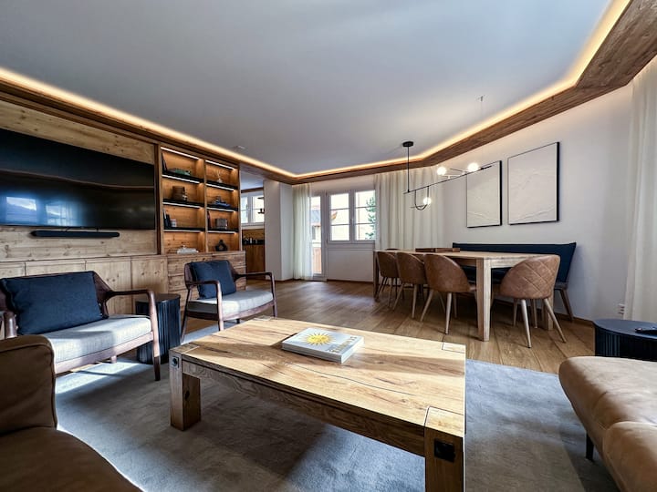 Chic Alpine Elegance: Designer Retreat In Samedan - Samedan