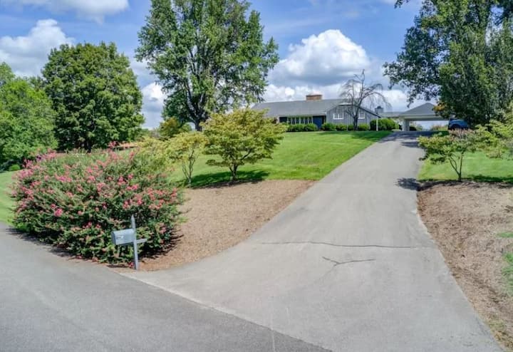 Bedford & Blue: Valor & Views - Bedford, VA