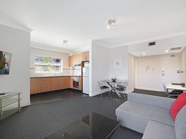 1 Bedroom Deluxe With Balcony - Bondi Beach