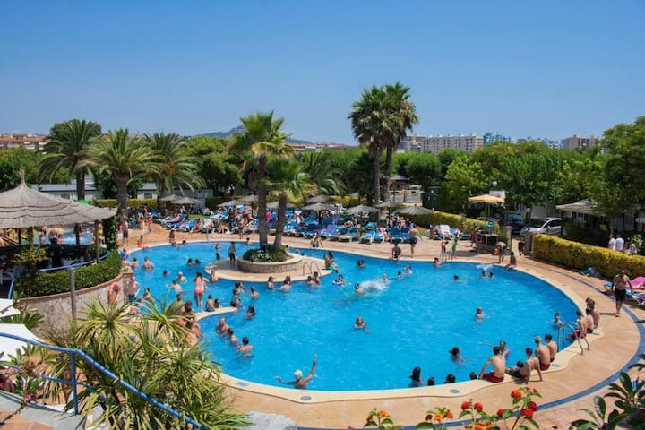 La Masia | Villatent Outback | 5 Pers. - Blanes