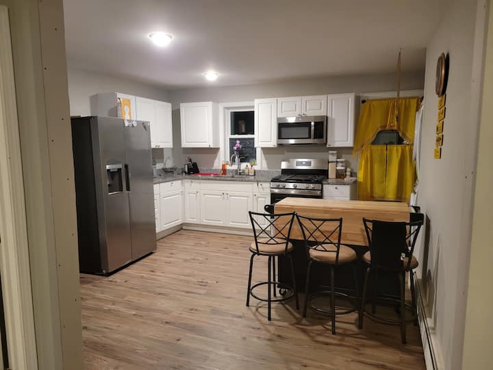 Spacious Room Rental - Farmington, CT