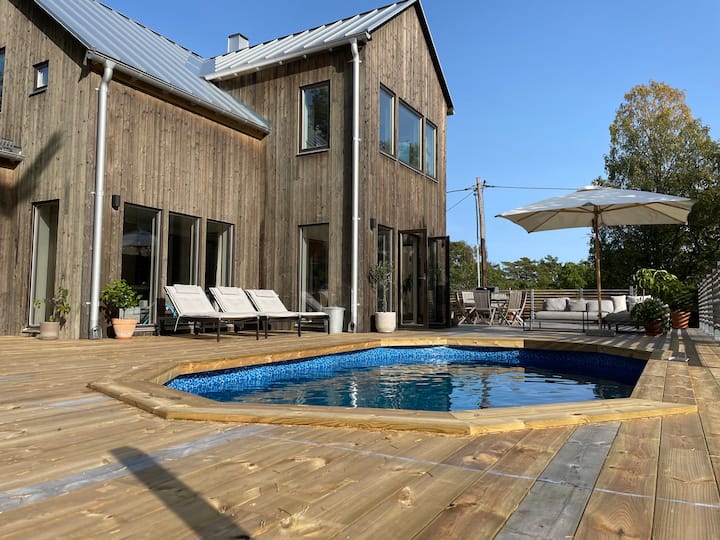 Modern Villa I Skärgården Med Pool Och Natur - Dalarö