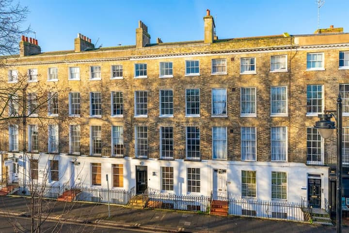 Stunning 5 Storey Georgian House With Cinema Room - Brighton and Hove