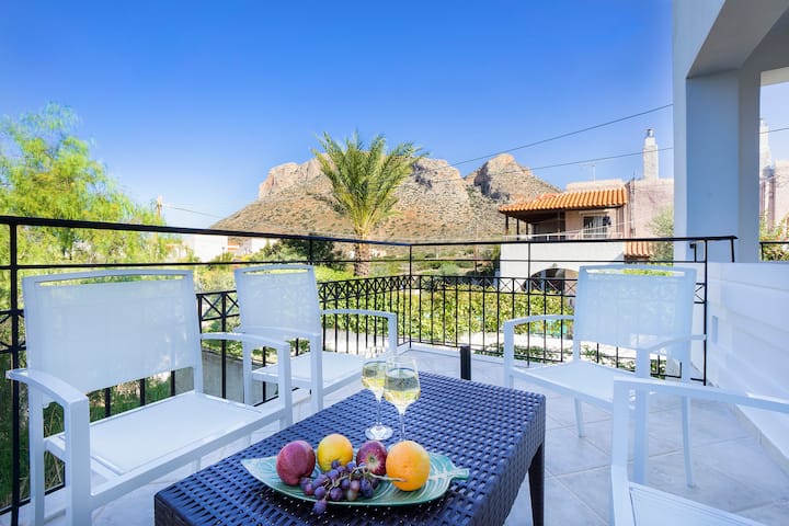 Gina Apartment, 3 Bd, 1.5 Ba, 500 Meters From Sand - Kreta