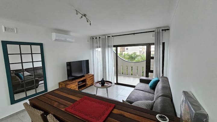 Luxury, Umhlanga Apartment With Beach Access - Umhlanga