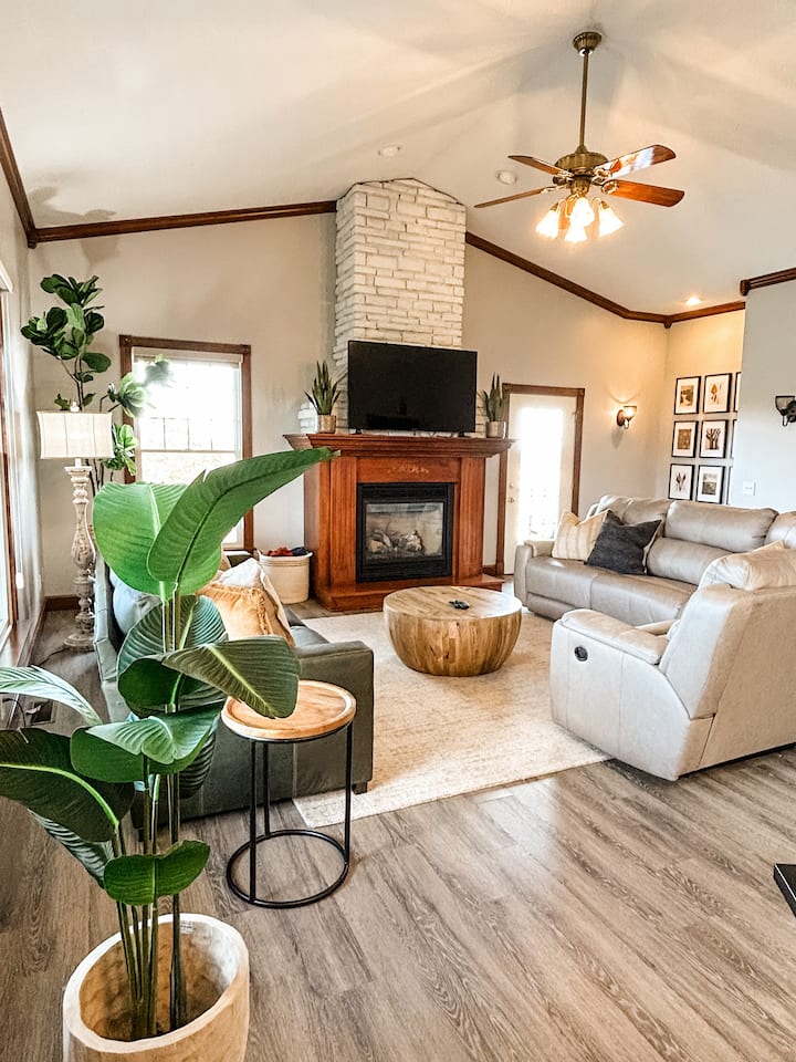 Private Suite In Hillside Villa - Berlin