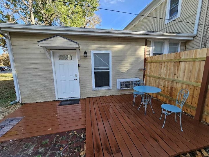 Cozy Apartment On Laramie - Walk To Aggieville - Splash Park, Manhattan