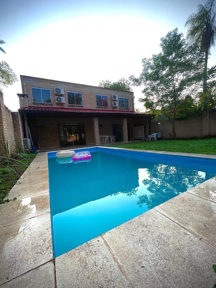 Casa Con Pileta - Paraguay