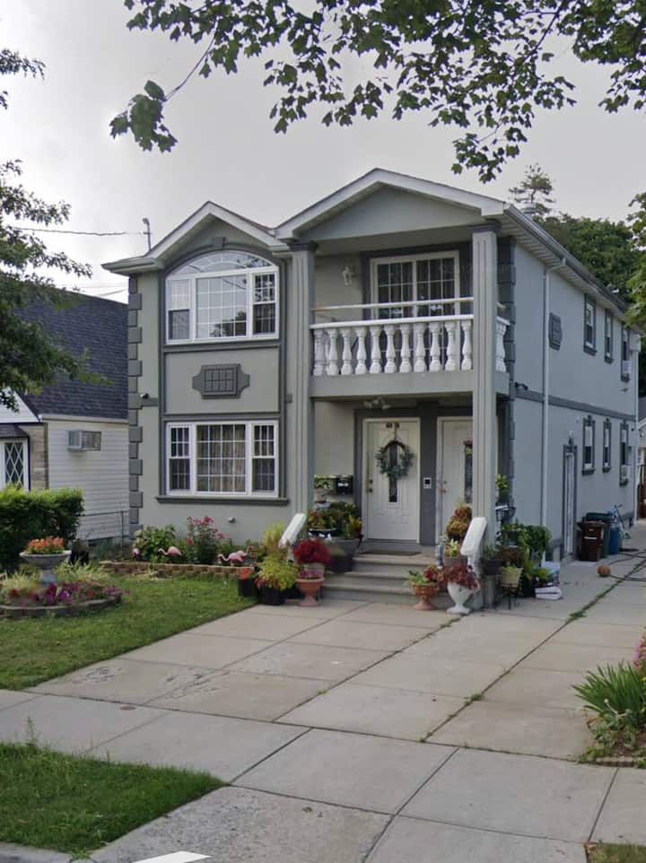 Cozy 3br/2bth W/balcony - Long Beach, NY