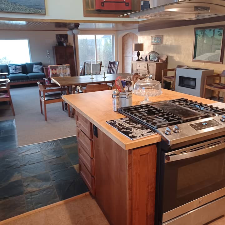 Spectacular Skagit Bay Beach House - La Conner, WA