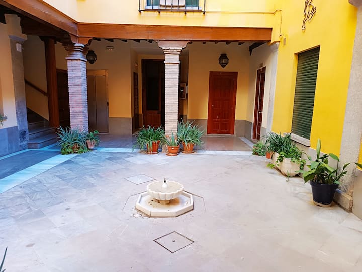 Alcaicería En San Antón - Granada