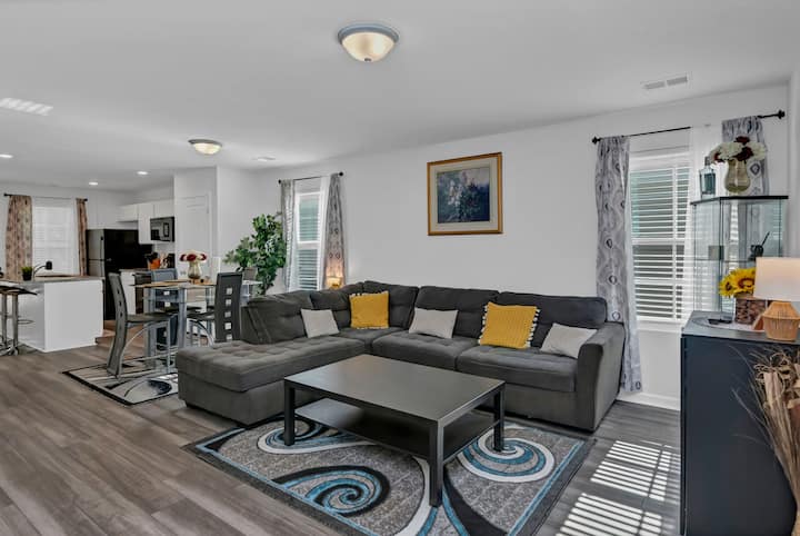 The Cozy Grey Haven 3 Br 2 Baths - Columbia, SC