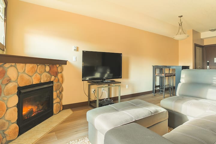 1 Bdrm Condo | Great Location | Hot Tub And Pool - Fernie