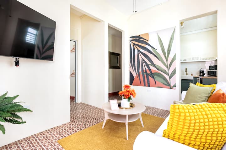 2-apt Combo @610miramar – Sleeps 12 Guests - San Juan