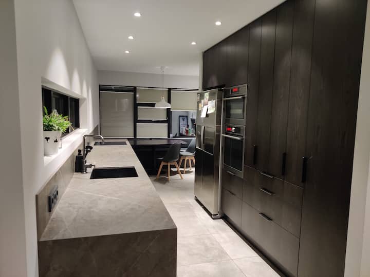Spacious House With 5 Bedrooms! - Reykjavík