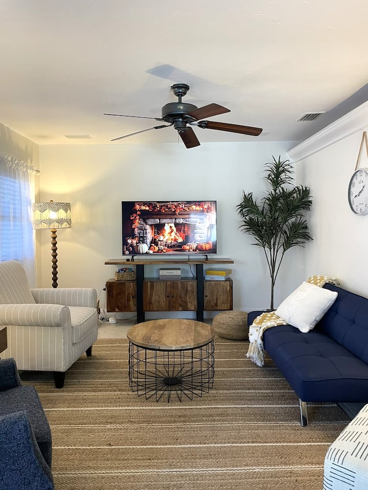 Entire Family Home In Sarasota With A Heated Pool - Sarasota, FL