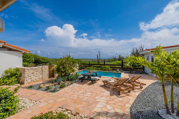 Serene Modern Studio With Pool & Nature Views - Aruba