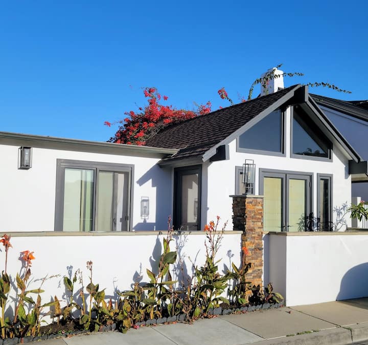 Cozy Beach Bungalow! - Newport Beach, CA