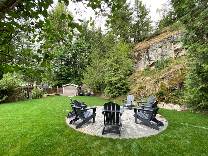 Highland House By The Cliff - Squamish