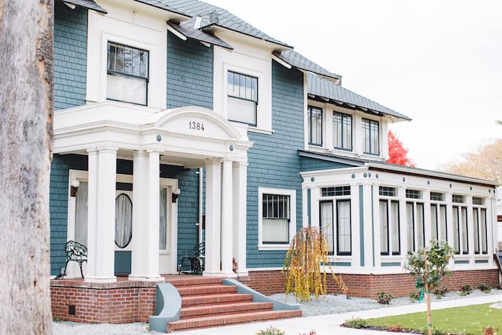 On Broadway Chico-event Lodging For Small Groups - Chico, CA