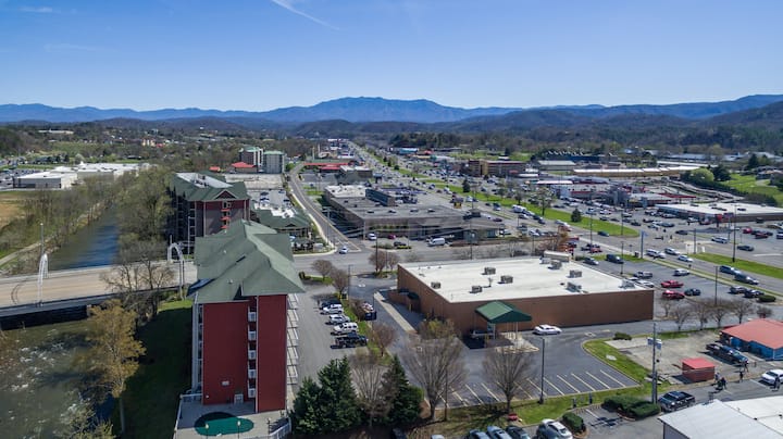 Downtown, Riverfront Pigeonforge - Pigeon Forge, TN