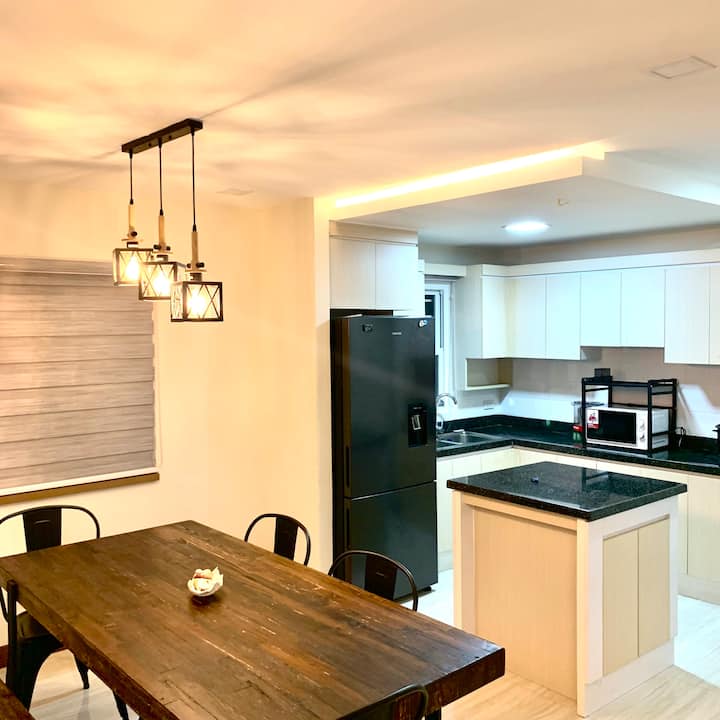 Safe 4 Br Centralized Aircon House Near Clark - Angeles