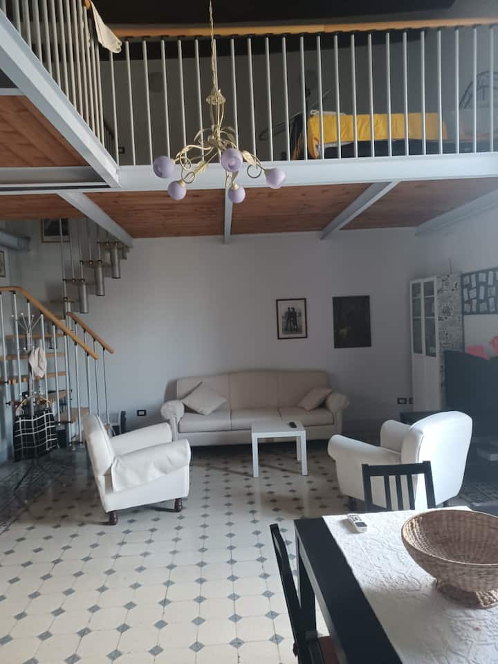 Ampio Monolocale Centro Storico - Cosenza