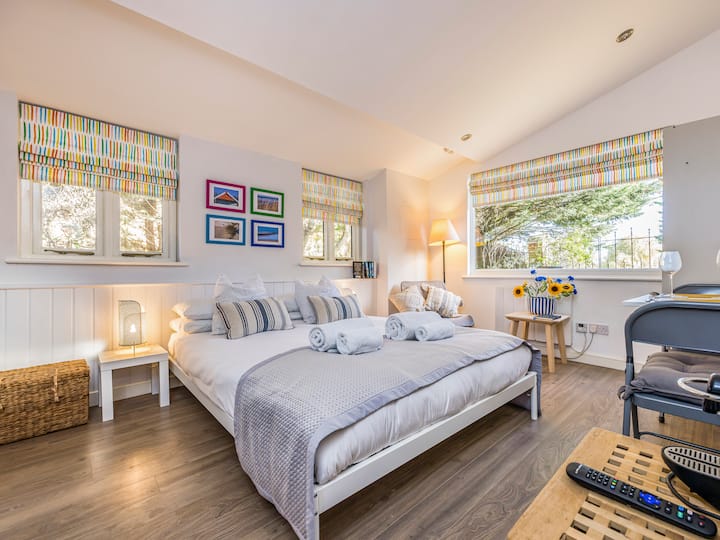 Delightful Studio In West Ashling | Pass The Keys - Bosham