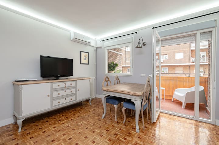 Esteban Mora Apartment - Chamartín